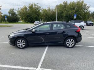 Melns Volvo V40 2013 Rīga, ar dzinēja tilpumu 1.60 L un nobraukumu 281 tūkst. km par 5250 €, foto 5 vietnē AUTOMOTO.COM.LV
