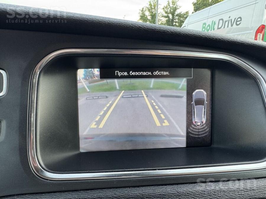 Black Volvo V40 2013 in Riga, with an engine capacity of 1.60 L and mileage of 240 thousand km for 5700 €, photo 19 on AUTOMOTO.COM.LV