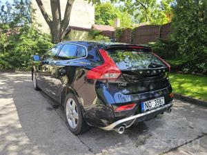 Melns Volvo V40 2014 Rīga, ar dzinēja tilpumu 2.00 L un nobraukumu 243 tūkst. km par 7950 €, foto 4 vietnē AUTOMOTO.COM.LV