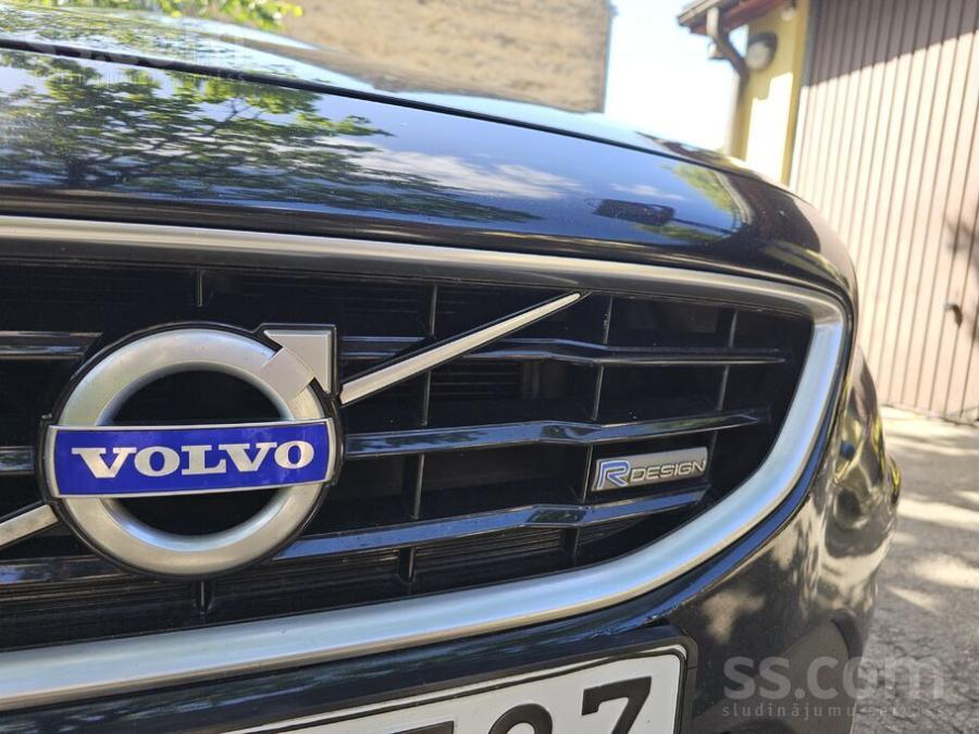 Melns Volvo V40 2014 Rīga, ar dzinēja tilpumu 2.00 L un nobraukumu 243 tūkst. km par 7950 €, foto 6 vietnē AUTOMOTO.COM.LV