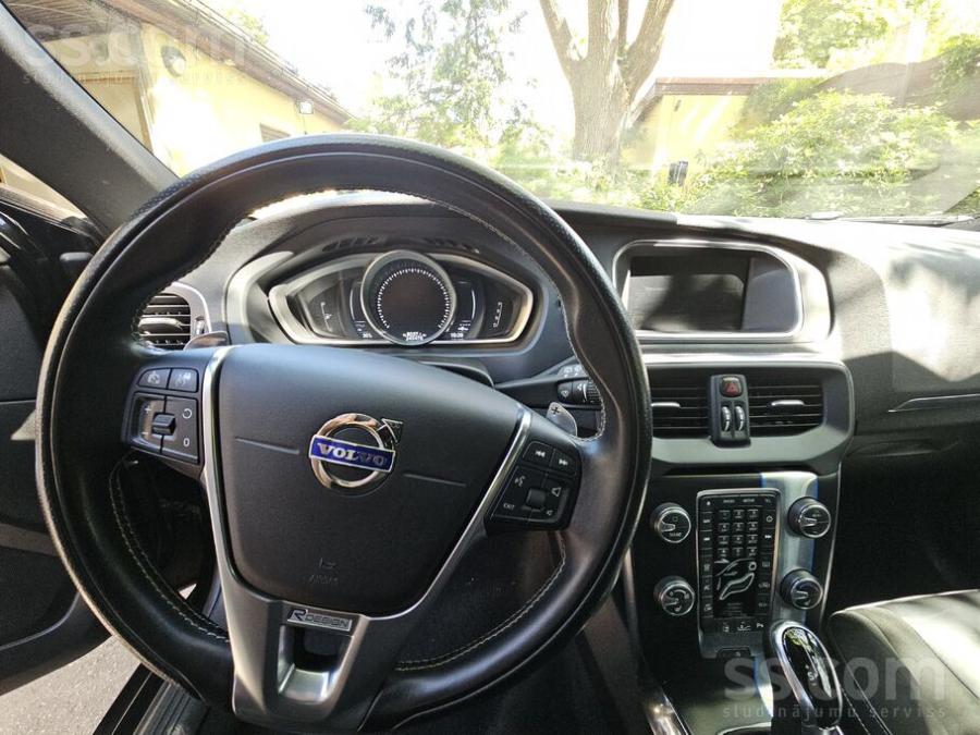 Melns Volvo V40 2014 Rīga, ar dzinēja tilpumu 2.00 L un nobraukumu 243 tūkst. km par 7950 €, foto 7 vietnē AUTOMOTO.COM.LV