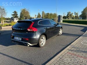 Melns Volvo V40 2014 Bauska, ar dzinēja tilpumu 2.00 L un nobraukumu 246 tūkst. km par 8200 €, foto 10 vietnē AUTOMOTO.COM.LV