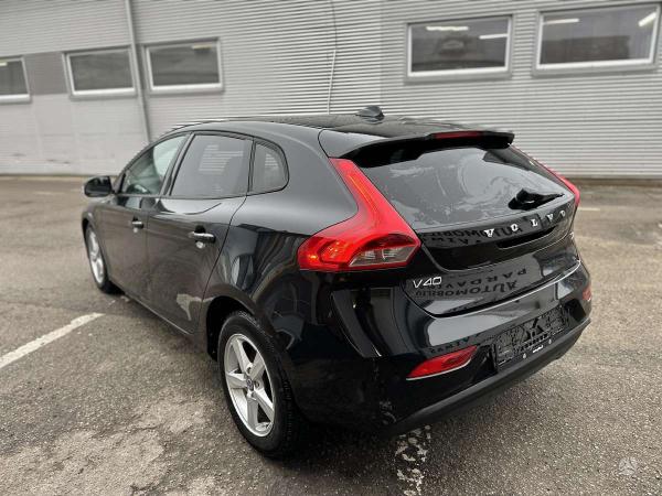 Black Volvo V40 2014 in Siauliai, with an engine capacity of 1.56 L and mileage of 184 thousand km for 6350 €, photo 7 on AUTOMOTO.COM.LV