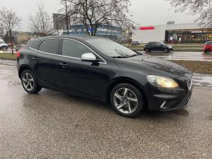 Black Volvo V40 2014 in Kaunas, with an engine capacity of 1.97 L and mileage of 268 thousand km for 5950 €, photo 3 on AUTOMOTO.COM.LV