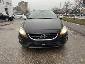 Black Volvo V40 2014 in Kaunas, with an engine capacity of 1.97 L and mileage of 268 thousand km for 5950 €, photo 4 on AUTOMOTO.COM.LV