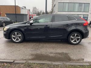 Black Volvo V40 2014 in Kaunas, with an engine capacity of 1.97 L and mileage of 268 thousand km for 5950 €, photo 8 on AUTOMOTO.COM.LV