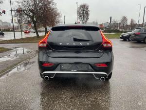Black Volvo V40 2014 in Kaunas, with an engine capacity of 1.97 L and mileage of 268 thousand km for 5950 €, photo 12 on AUTOMOTO.COM.LV