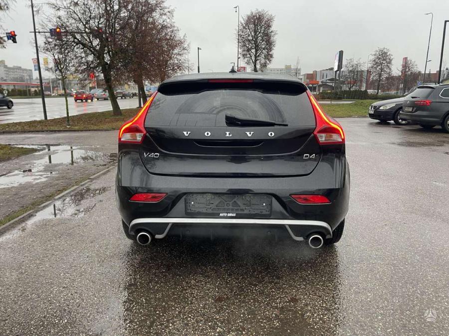 Black Volvo V40 2014 in Kaunas, with an engine capacity of 1.97 L and mileage of 268 thousand km for 5950 €, photo 12 on AUTOMOTO.COM.LV