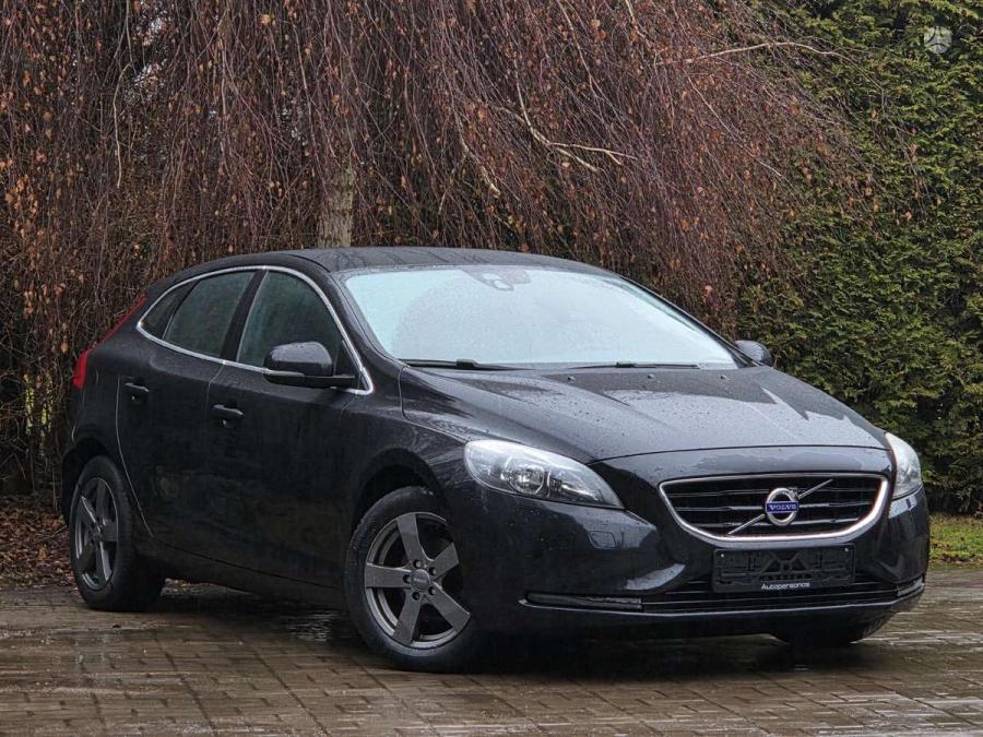 Melns Volvo V40 2014 Kauņa, ar dzinēja tilpumu 1.60 L un nobraukumu 285 tūkst. km par 5990 €, foto 3 vietnē AUTOMOTO.COM.LV