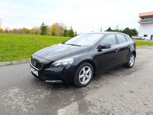 Black Volvo V40 2014 in Panevezys, with an engine capacity of 2.00 L and mileage of 316 thousand km for 6500 €, photo  on AUTOMOTO.COM.LV