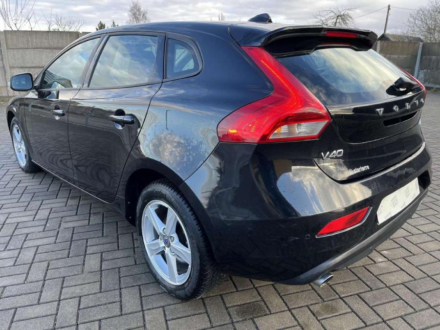 Melns Volvo V40 2014 Tauragė, ar dzinēja tilpumu 1.98 L un nobraukumu 280 tūkst. km par 7200 €, foto 5 vietnē AUTOMOTO.COM.LV