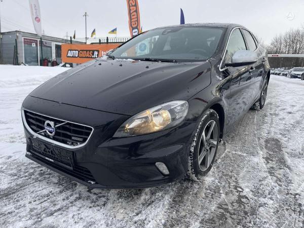 Black Volvo V40 2014 in Kaunas, with an engine capacity of 1.97 L and mileage of 268 thousand km for 5950 €, photo 5 on AUTOMOTO.COM.LV