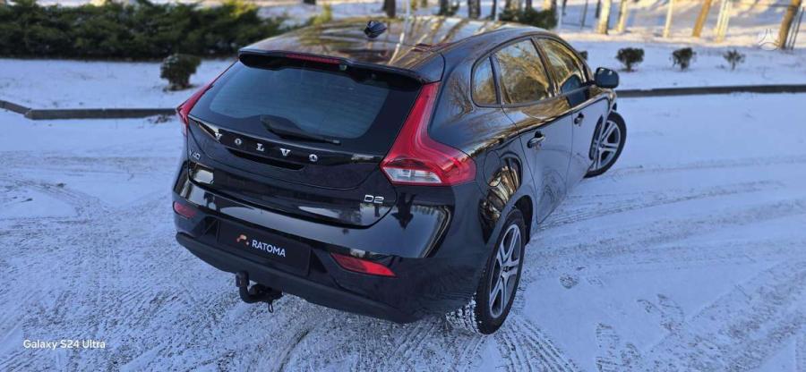 Black Volvo V40 2014 in Kazlu Ruda, with an engine capacity of 1.56 L and mileage of 257 thousand km for 5400 €, photo 10 on AUTOMOTO.COM.LV