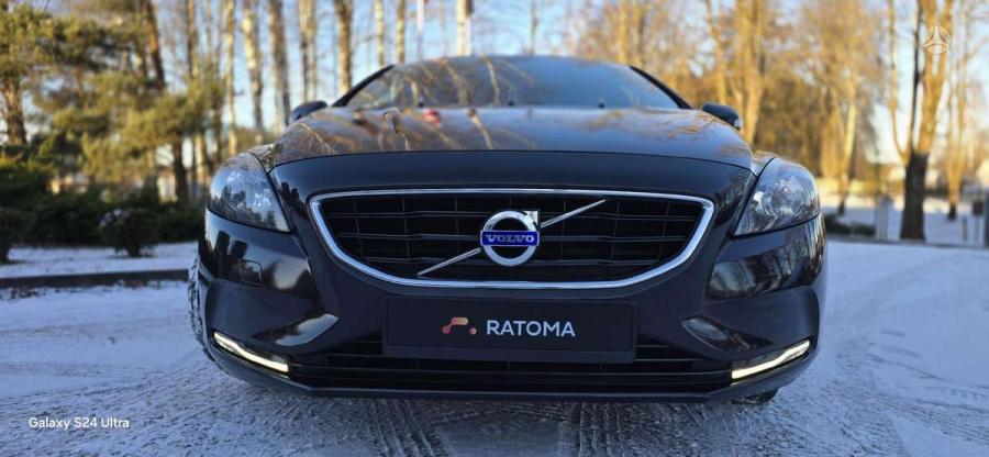 Black Volvo V40 2014 in Kazlu Ruda, with an engine capacity of 1.56 L and mileage of 257 thousand km for 5400 €, photo 14 on AUTOMOTO.COM.LV
