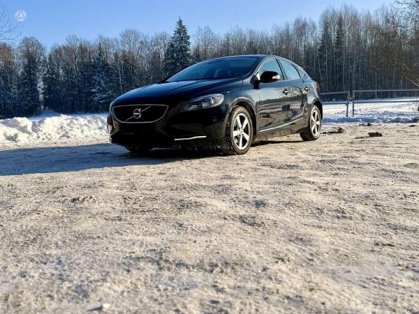 Melns Volvo V40 2014 Kauņa, ar dzinēja tilpumu 1.56 L un nobraukumu 238 tūkst. km par 5750 €, foto 1 vietnē AUTOMOTO.COM.LV
