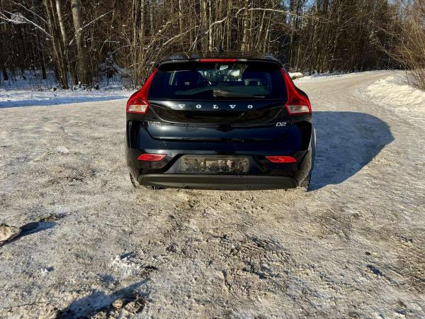 Melns Volvo V40 2014 Kauņa, ar dzinēja tilpumu 1.56 L un nobraukumu 238 tūkst. km par 5750 €, foto 4 vietnē AUTOMOTO.COM.LV