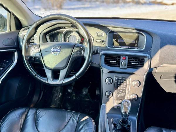 Melns Volvo V40 2014 Kauņa, ar dzinēja tilpumu 1.56 L un nobraukumu 238 tūkst. km par 5750 €, foto 7 vietnē AUTOMOTO.COM.LV