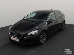 Melns Volvo V40 2014 Viļņa, ar dzinēja tilpumu 2.00 L un nobraukumu 181 tūkst. km par 8499 €, foto  vietnē AUTOMOTO.COM.LV