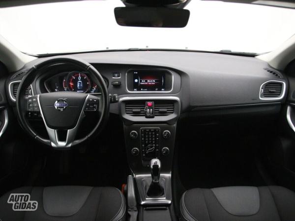 Melns Volvo V40 2014 Viļņa, ar dzinēja tilpumu 2.00 L un nobraukumu 181 tūkst. km par 8499 €, foto 2 vietnē AUTOMOTO.COM.LV