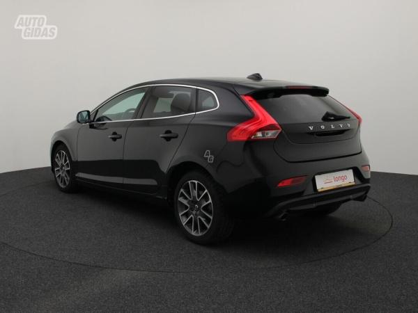 Melns Volvo V40 2014 Viļņa, ar dzinēja tilpumu 2.00 L un nobraukumu 181 tūkst. km par 8499 €, foto 7 vietnē AUTOMOTO.COM.LV