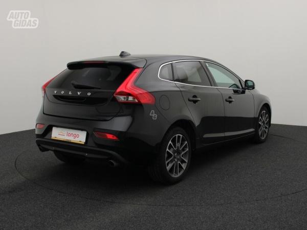 Melns Volvo V40 2014 Viļņa, ar dzinēja tilpumu 2.00 L un nobraukumu 181 tūkst. km par 8499 €, foto 8 vietnē AUTOMOTO.COM.LV