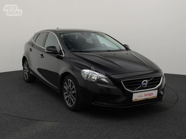 Melns Volvo V40 2014 Viļņa, ar dzinēja tilpumu 2.00 L un nobraukumu 181 tūkst. km par 8499 €, foto 10 vietnē AUTOMOTO.COM.LV