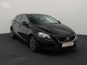 Black Volvo V40 2014 in Vilnius, with an engine capacity of 2.00 L and mileage of 181 thousand km for 8499 €, photo 10 on AUTOMOTO.COM.LV
