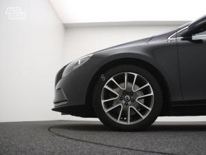 Black Volvo V40 2014 in Vilnius, with an engine capacity of 2.00 L and mileage of 181 thousand km for 8499 €, photo 28 on AUTOMOTO.COM.LV