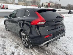 Black Volvo V40 2014 in Kaunas, with an engine capacity of 1.97 L and mileage of 268 thousand km for 5950 €, photo 13 on AUTOMOTO.COM.LV