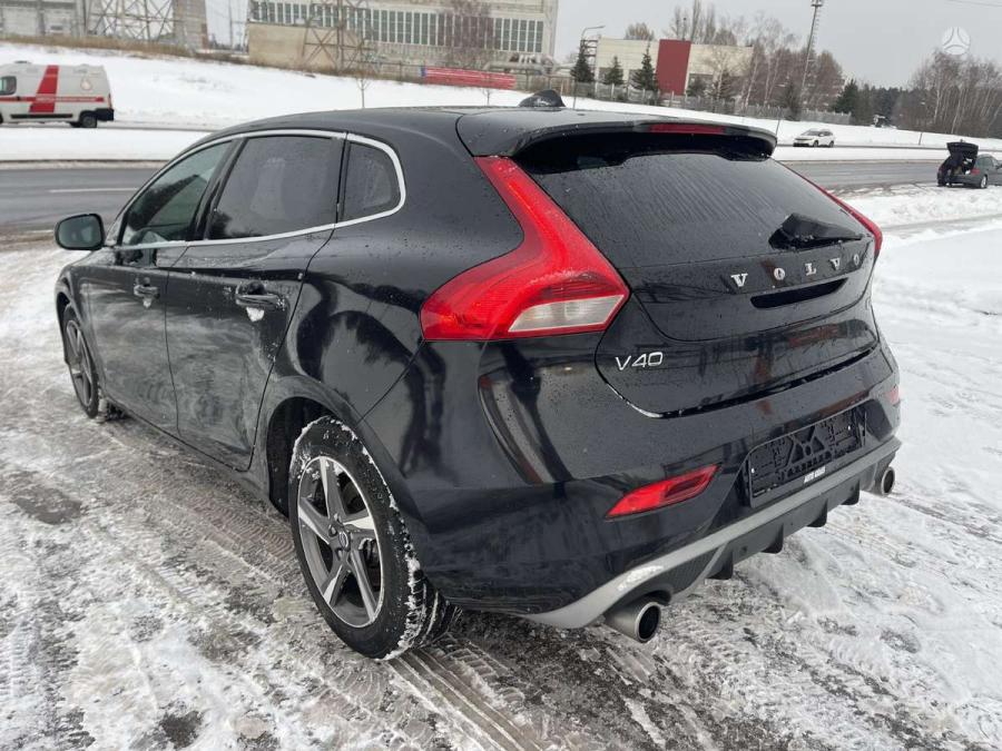 Black Volvo V40 2014 in Kaunas, with an engine capacity of 1.97 L and mileage of 268 thousand km for 5950 €, photo 13 on AUTOMOTO.COM.LV