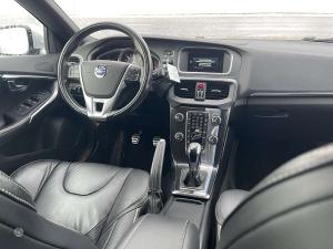 Black Volvo V40 2014 in Kaunas, with an engine capacity of 1.97 L and mileage of 268 thousand km for 5950 €, photo 26 on AUTOMOTO.COM.LV