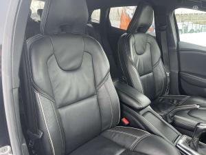 Black Volvo V40 2014 in Kaunas, with an engine capacity of 1.97 L and mileage of 268 thousand km for 5950 €, photo 29 on AUTOMOTO.COM.LV