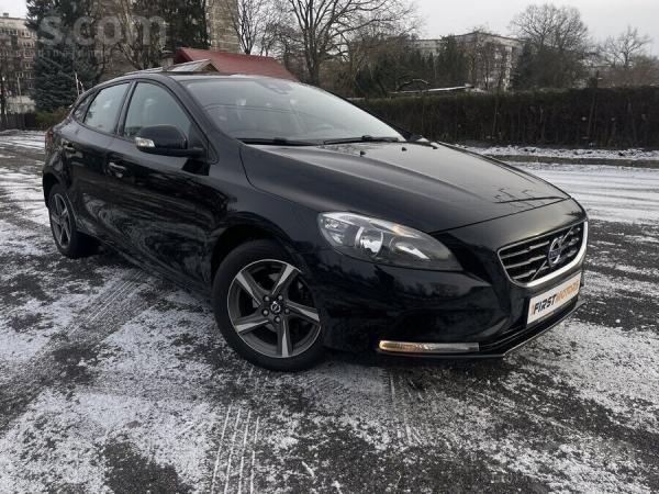 Melns Volvo V40 2014 Rīga, ar dzinēja tilpumu 1.60 L un nobraukumu 197 tūkst. km par 6450 €, foto 3 vietnē AUTOMOTO.COM.LV