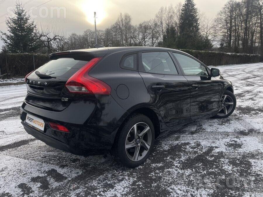 Melns Volvo V40 2014 Rīga, ar dzinēja tilpumu 1.60 L un nobraukumu 197 tūkst. km par 6250 €, foto 4 vietnē AUTOMOTO.COM.LV