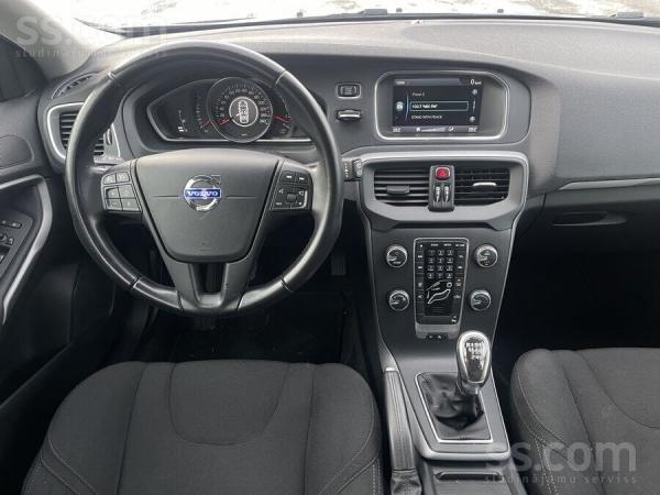 Melns Volvo V40 2014 Rīga, ar dzinēja tilpumu 1.60 L un nobraukumu 197 tūkst. km par 6450 €, foto 7 vietnē AUTOMOTO.COM.LV