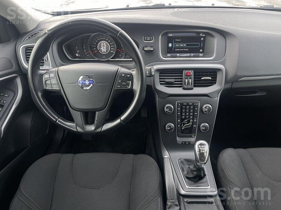 Melns Volvo V40 2014 Rīga, ar dzinēja tilpumu 1.60 L un nobraukumu 197 tūkst. km par 6250 €, foto 7 vietnē AUTOMOTO.COM.LV