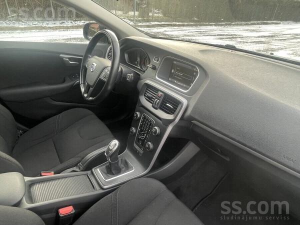 Melns Volvo V40 2014 Rīga, ar dzinēja tilpumu 1.60 L un nobraukumu 197 tūkst. km par 6450 €, foto 8 vietnē AUTOMOTO.COM.LV