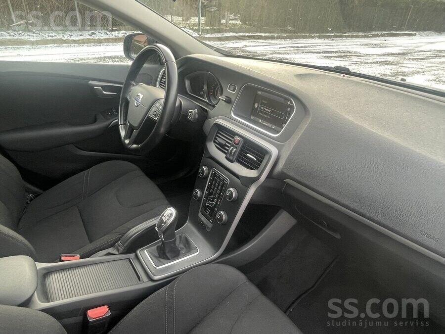 Melns Volvo V40 2014 Rīga, ar dzinēja tilpumu 1.60 L un nobraukumu 197 tūkst. km par 6250 €, foto 8 vietnē AUTOMOTO.COM.LV