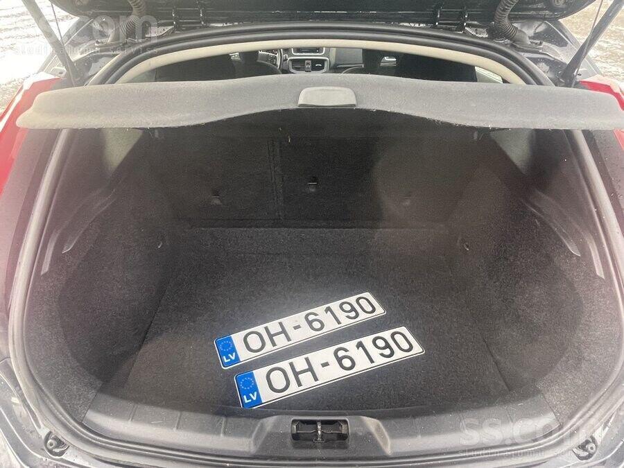 Melns Volvo V40 2014 Rīga, ar dzinēja tilpumu 1.60 L un nobraukumu 197 tūkst. km par 6250 €, foto 14 vietnē AUTOMOTO.COM.LV