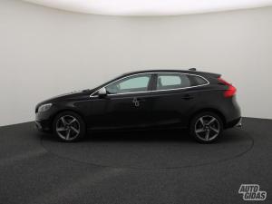 Melns Volvo V40 2014 Viļņa, ar dzinēja tilpumu 2.00 L un nobraukumu 226 tūkst. km par 8499 €, foto 6 vietnē AUTOMOTO.COM.LV
