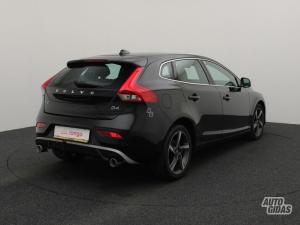 Melns Volvo V40 2014 Viļņa, ar dzinēja tilpumu 2.00 L un nobraukumu 226 tūkst. km par 8499 €, foto 8 vietnē AUTOMOTO.COM.LV