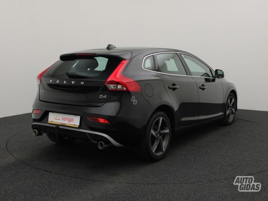 Melns Volvo V40 2014 Viļņa, ar dzinēja tilpumu 2.00 L un nobraukumu 226 tūkst. km par 8499 €, foto 8 vietnē AUTOMOTO.COM.LV