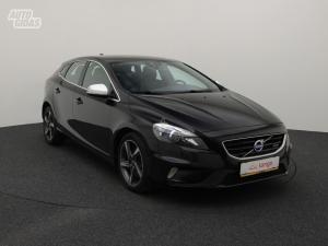 Melns Volvo V40 2014 Viļņa, ar dzinēja tilpumu 2.00 L un nobraukumu 226 tūkst. km par 8499 €, foto 10 vietnē AUTOMOTO.COM.LV