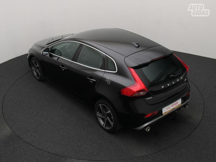 Melns Volvo V40 2014 Viļņa, ar dzinēja tilpumu 2.00 L un nobraukumu 226 tūkst. km par 8499 €, foto 12 vietnē AUTOMOTO.COM.LV