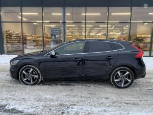 Black Volvo V40 2014 in Vilnius, with an engine capacity of 1.98 L and mileage of 232 thousand km for 8650 €, photo 2 on AUTOMOTO.COM.LV
