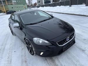 Black Volvo V40 2014 in Siauliai, with an engine capacity of 1.56 L and mileage of 130 thousand km for 7350 €, photo 4 on AUTOMOTO.COM.LV