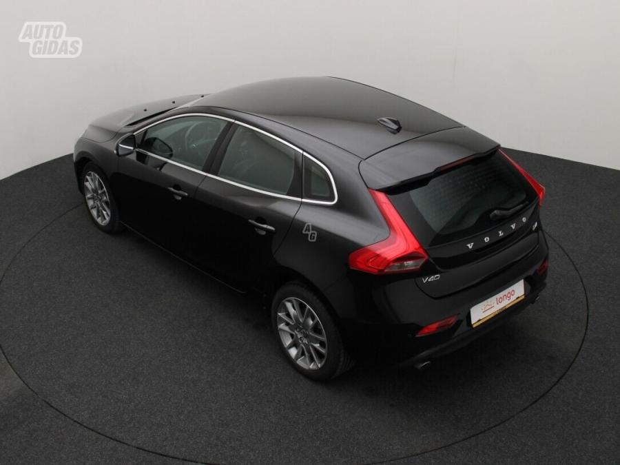 Melns Volvo V40 2014 Viļņa, ar dzinēja tilpumu 2.00 L un nobraukumu 174 tūkst. km par 8499 €, foto 12 vietnē AUTOMOTO.COM.LV