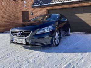 Black Volvo V40 2014 in Kaunas, with an engine capacity of 1.56 L and mileage of 270 thousand km for 4500 €, photo  on AUTOMOTO.COM.LV