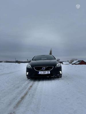 Black Volvo V40 2014 in Taurage, with an engine capacity of 1.98 L and mileage of 286 thousand km for 7800 €, photo 2 on AUTOMOTO.COM.LV