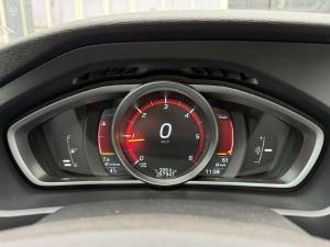 Черный Вольво В40 2014 в Вильнюс, объемом двигателя 1.97 л и пробегом 257 тыс. км за 6800 €, фото 11 на AUTOMOTO.COM.LV